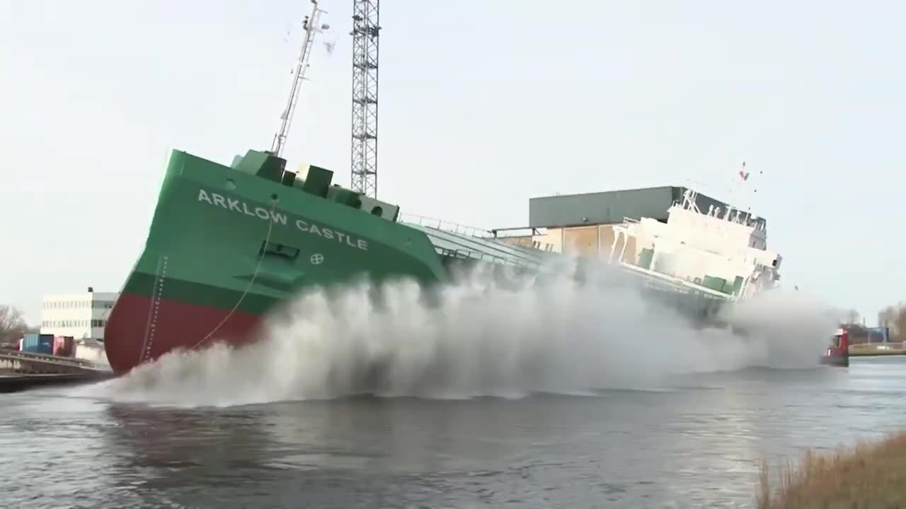 Epic Ship Launches | Top 10 Most Jaw-Dropping - One News Page VIDEO