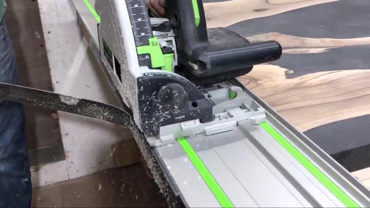 Building a Stunning DIY Walnut and Epoxy Table - One News Page VIDEO