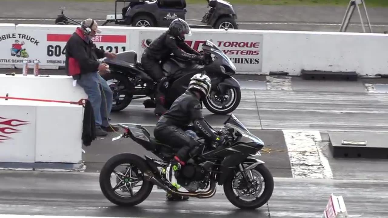 Kawasaki ninja H2 vs Hayabusa - One News Page VIDEO