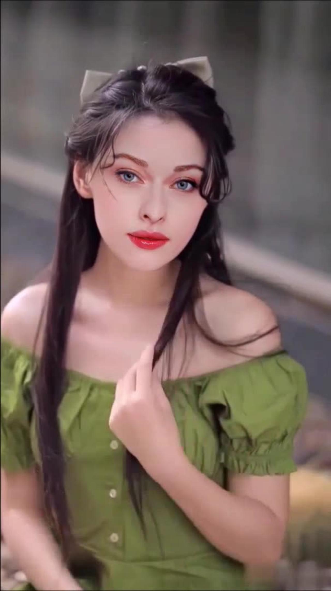 Svetlana Vasakova - Bye Bye My Crisis - One News Page VIDEO