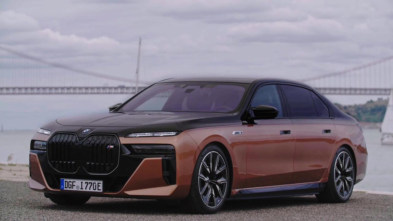BMW i7 M70 xDrive Exterior Design in Liquid - One News Page VIDEO