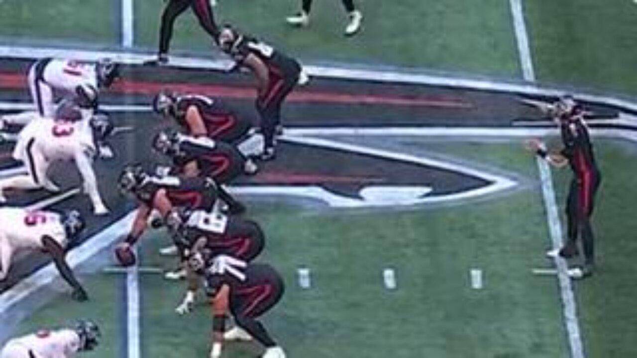 Pro football player gets stuck in the Matrix? - One News Page VIDEO