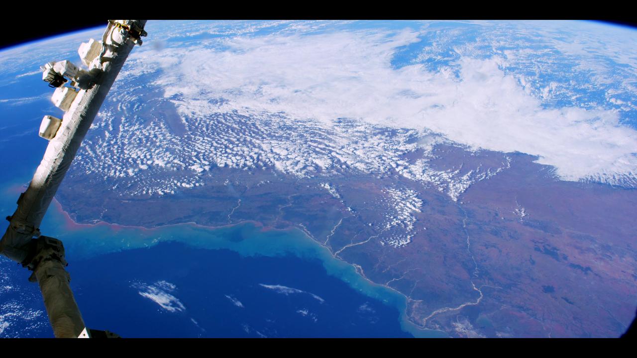 ISS 4K Crew Earth Observations~orig#CosmicRumble - One News Page VIDEO
