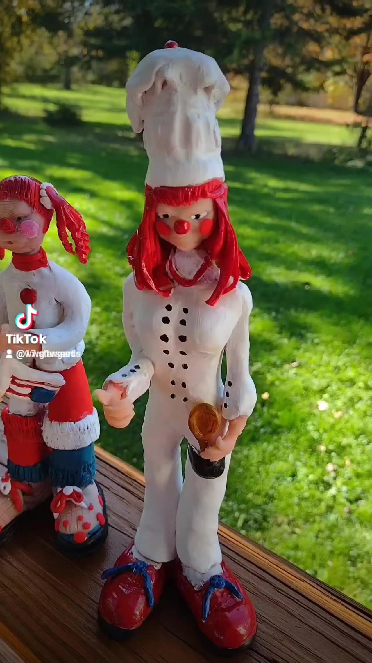 INTRODUCING ANGRY CHEF SCULPTURE - One News Page VIDEO