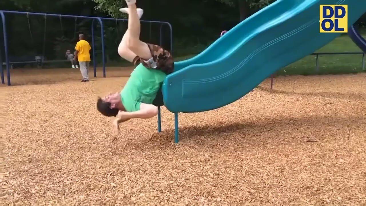 TRY NOT TO LAUGH WATCHING FUNNY FAILS VIDEOS - One News Page VIDEO