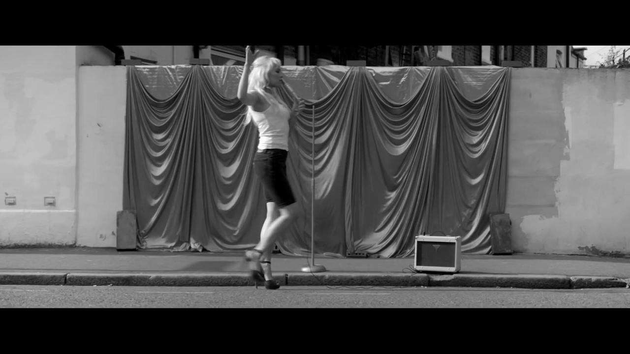 Earl - All That Glitters (Official Video) - One News Page VIDEO