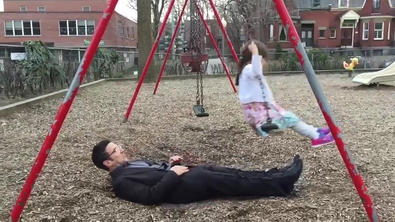 Awesome dad perfects swing stunt at the park - One News Page VIDEO