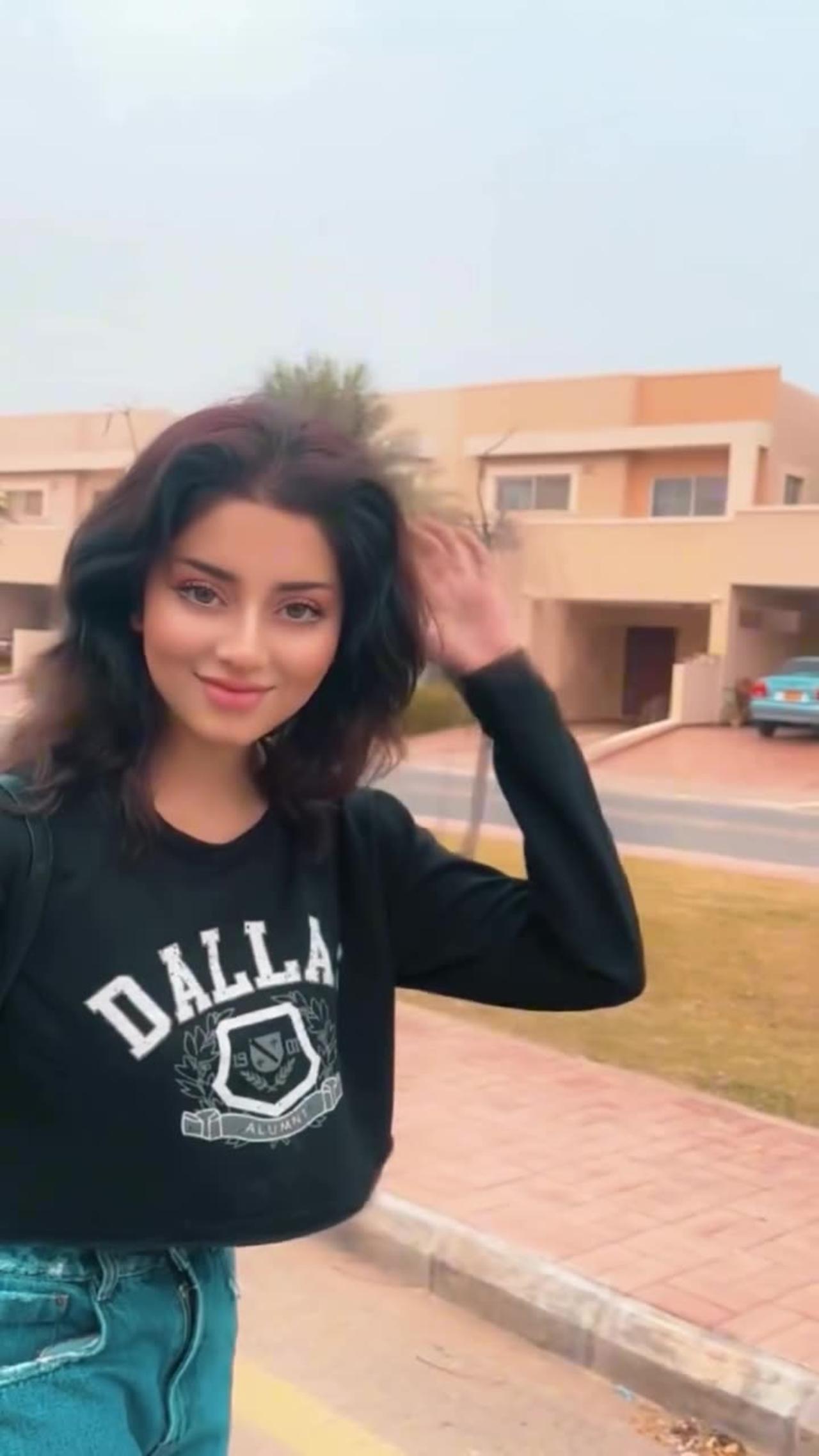 Eye Candy - One News Page VIDEO