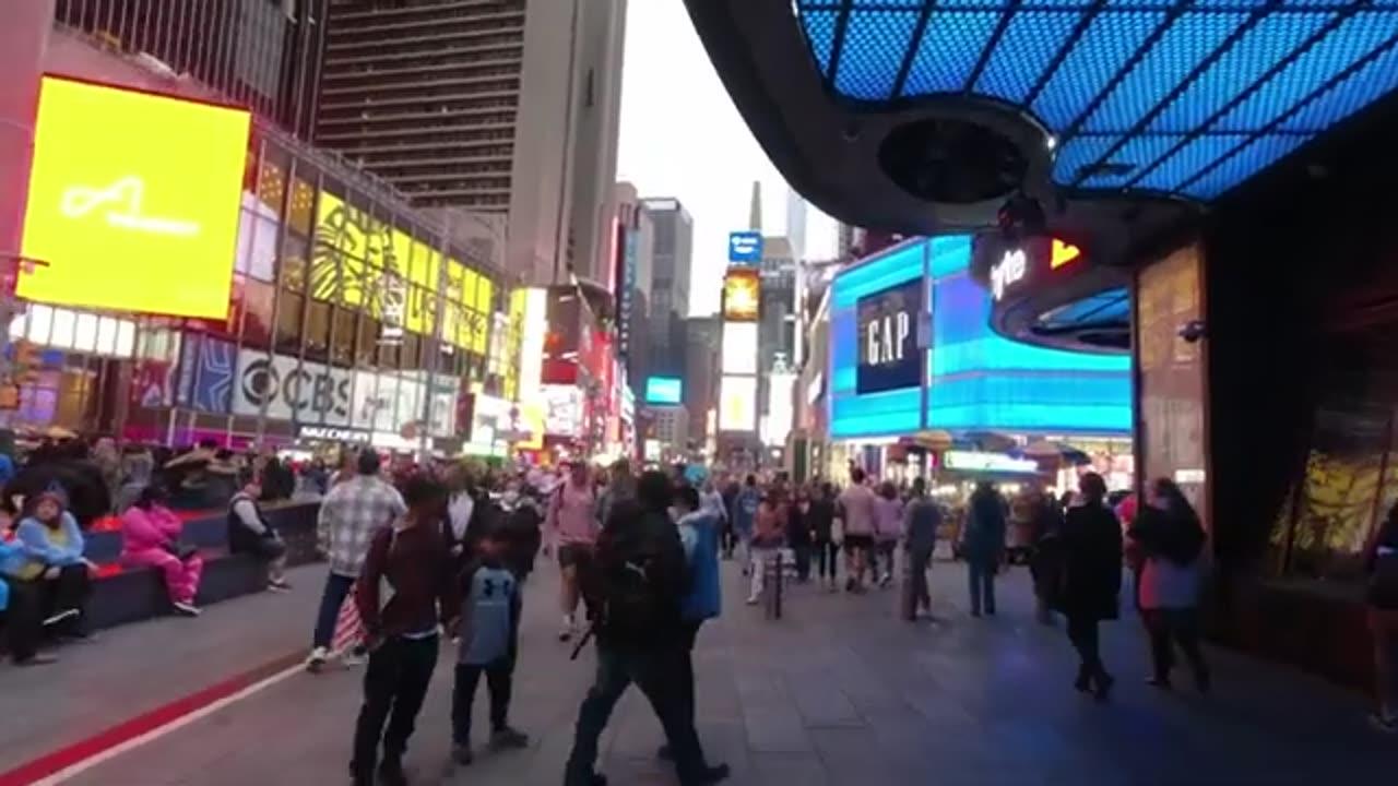 Exploring NYC's Times Square at Night: A - One News Page VIDEO