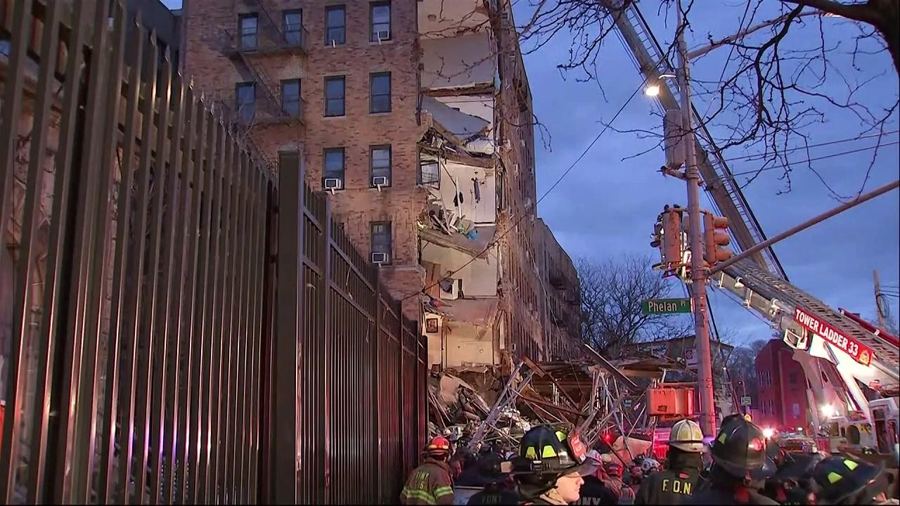 Corner of Bronx apartment building collapses, no - One News Page VIDEO