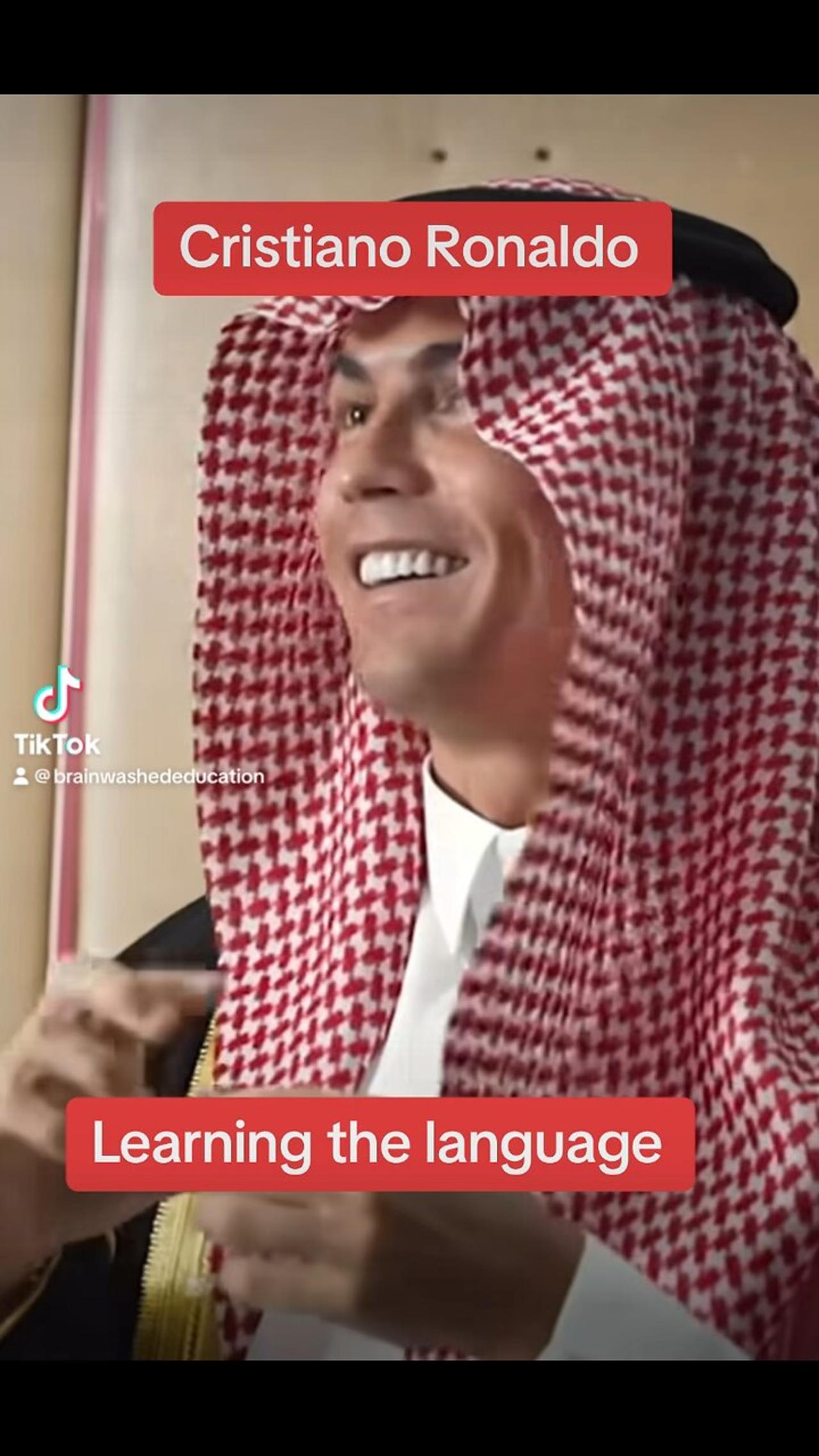 Cristiano Ronaldo learns the language - One News Page VIDEO