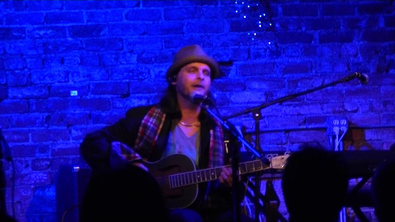 OMN (Open Mic night) The Evening Muse - Rob - One News Page VIDEO