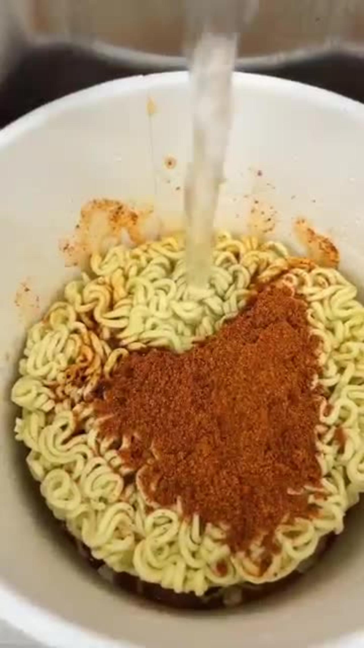 eating shin ramyun red with boiled egg #asmr - One News Page VIDEO