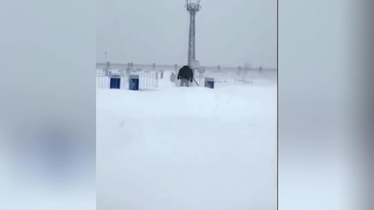 Streets frozen and buildings collapsed in China! - One News Page VIDEO