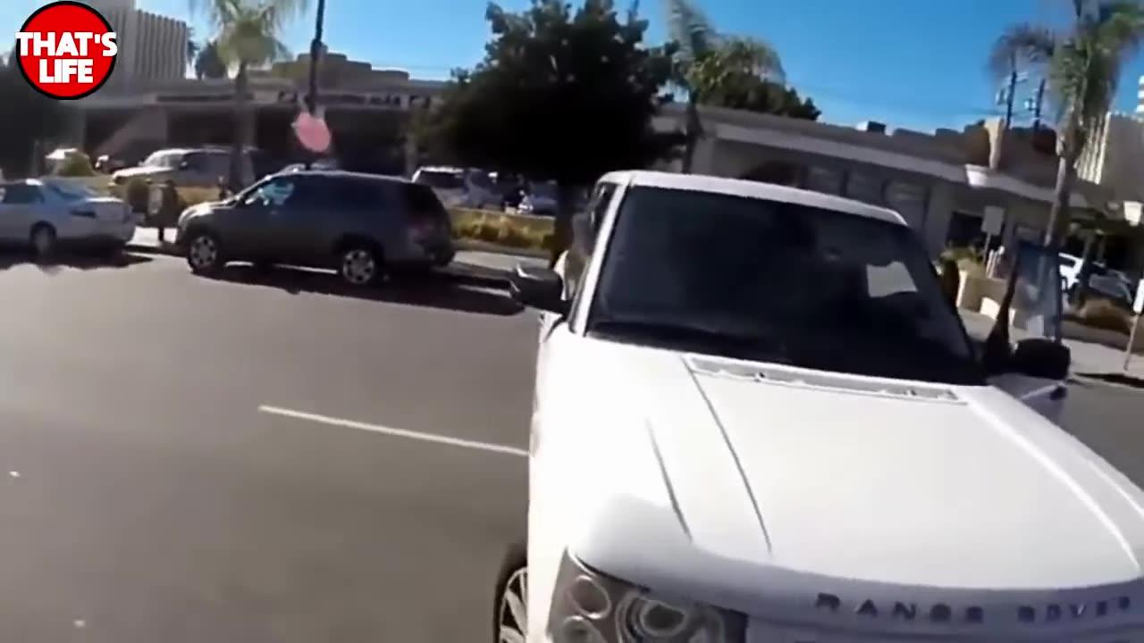 Funny Women Fails In Traffic - One News Page VIDEO