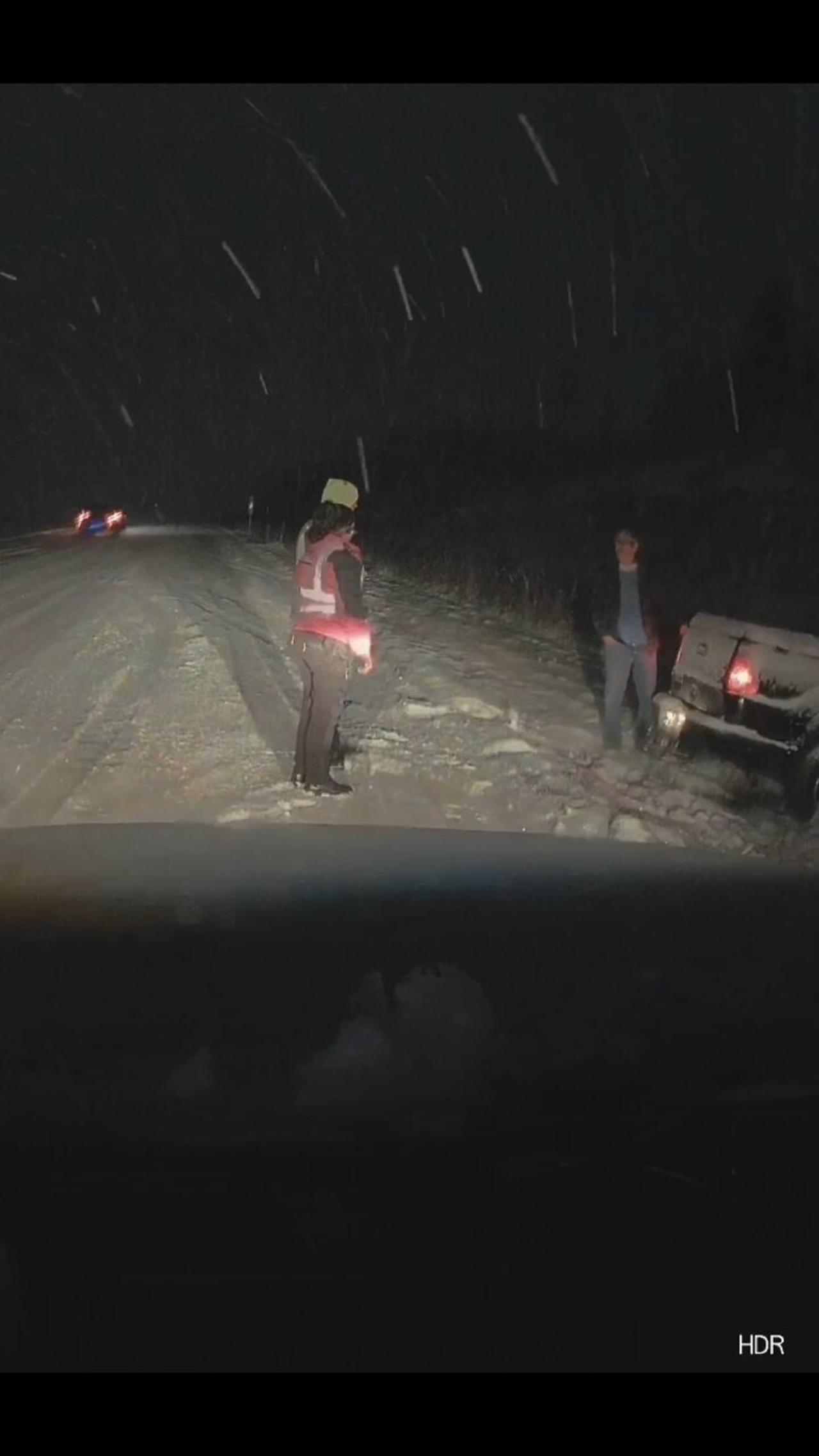Snowstorm Off Road Recovery Winch Call - One News Page VIDEO
