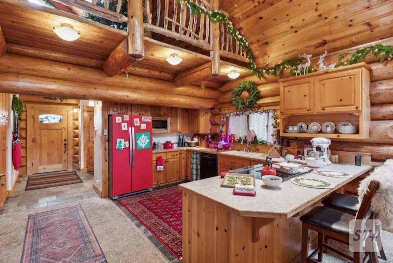 Ep24. Take A Tour Of Santa’s Home - One News Page VIDEO