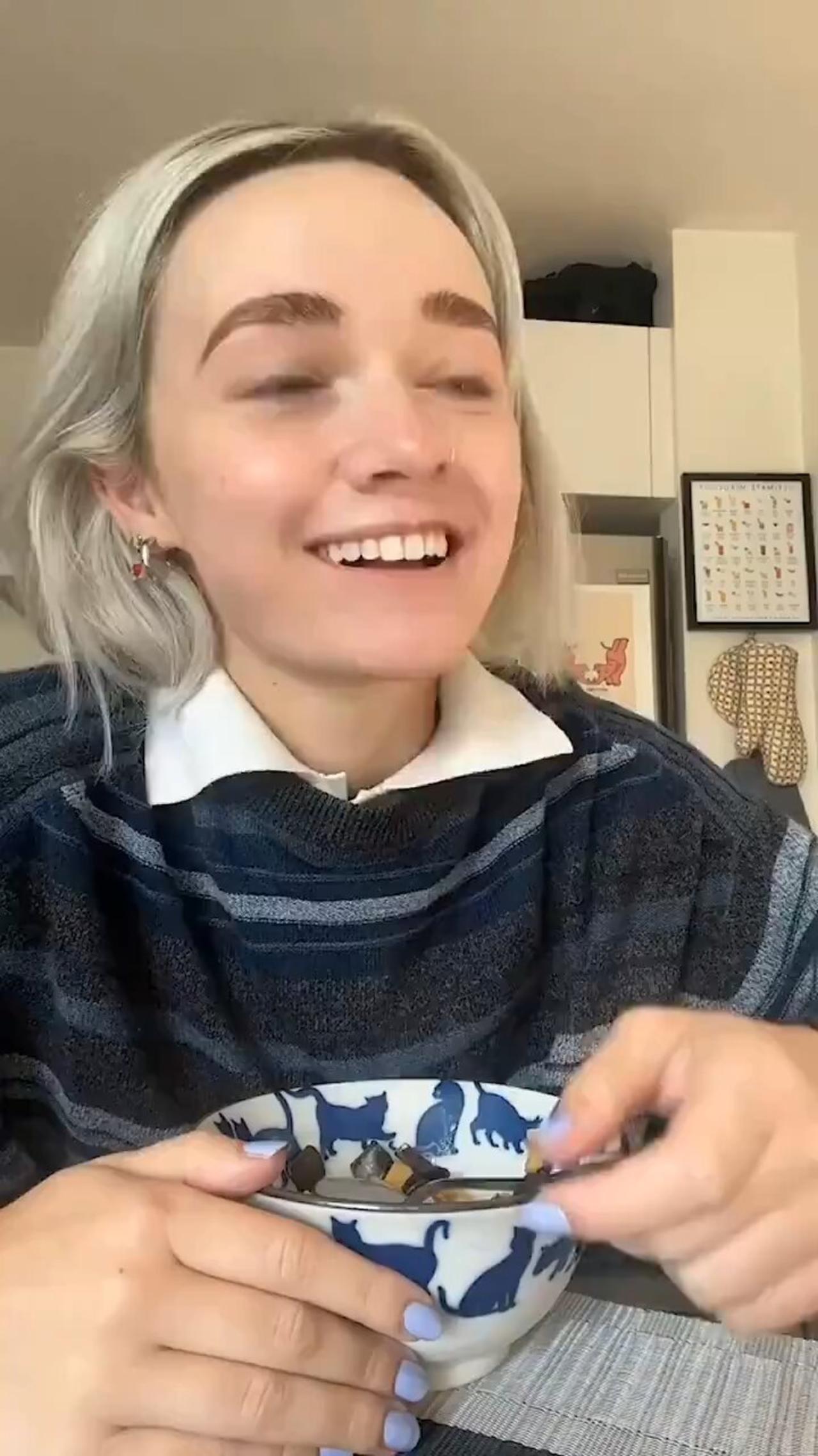 Another Woman leaving away from the soy boy - One News Page VIDEO