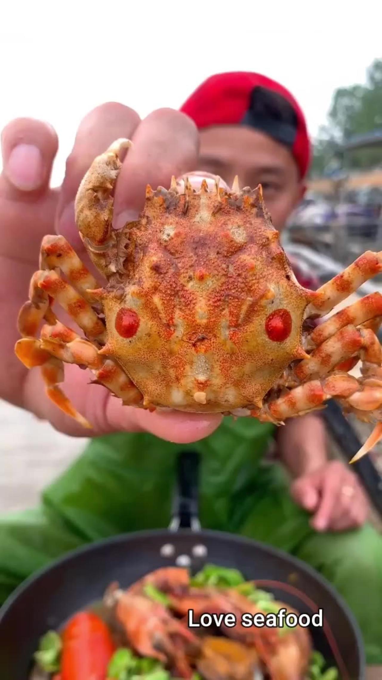 Fisherman Eating Seafood ASMR and Mukbang - One News Page VIDEO