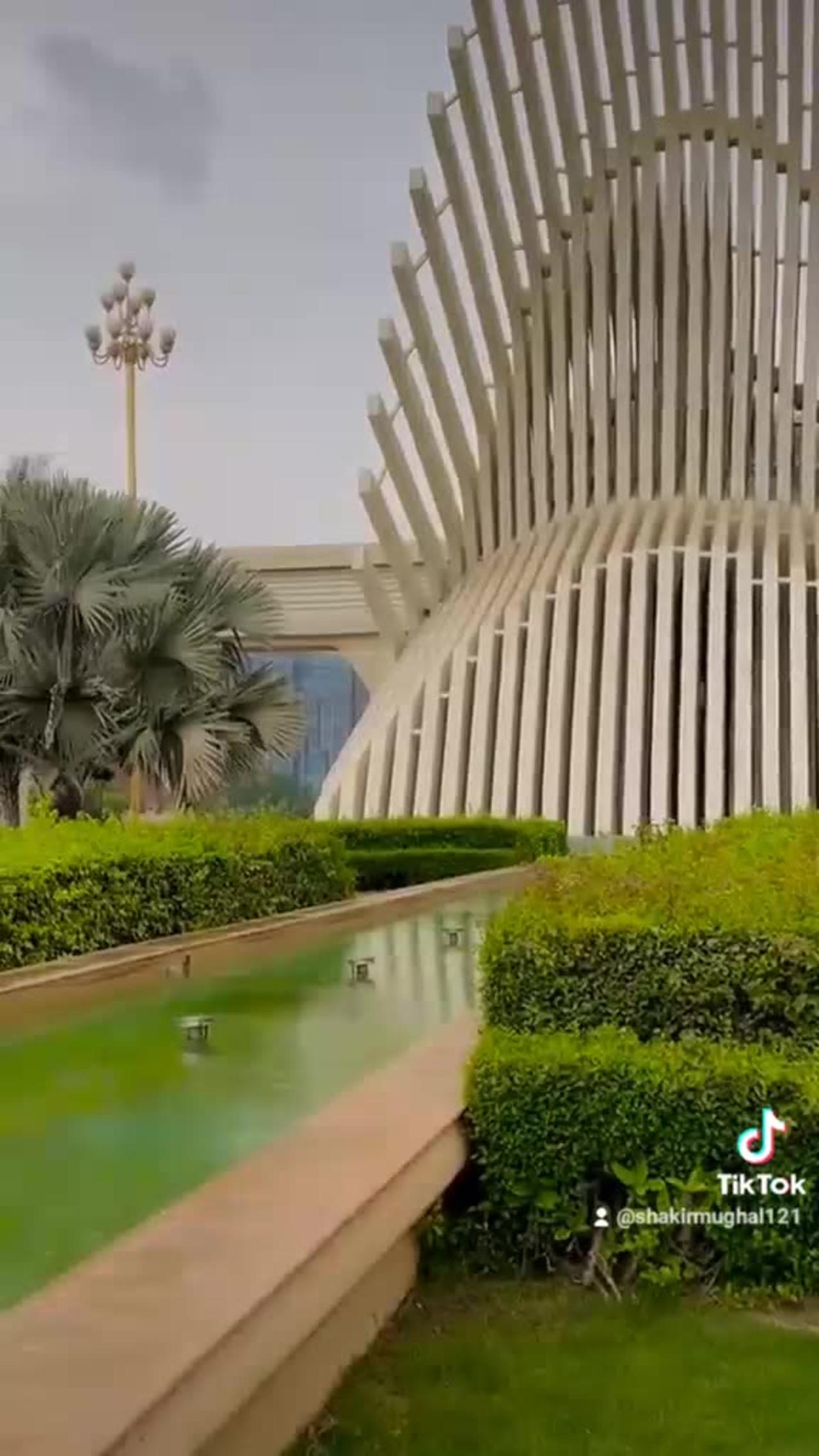 Bahria Town Karachi main gate entrance - One News Page VIDEO