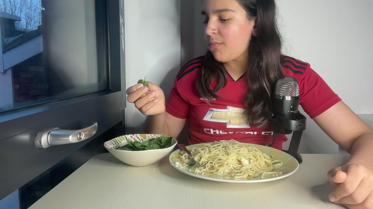 ASMR Greek Cypriot pasta mukbang - One News Page VIDEO