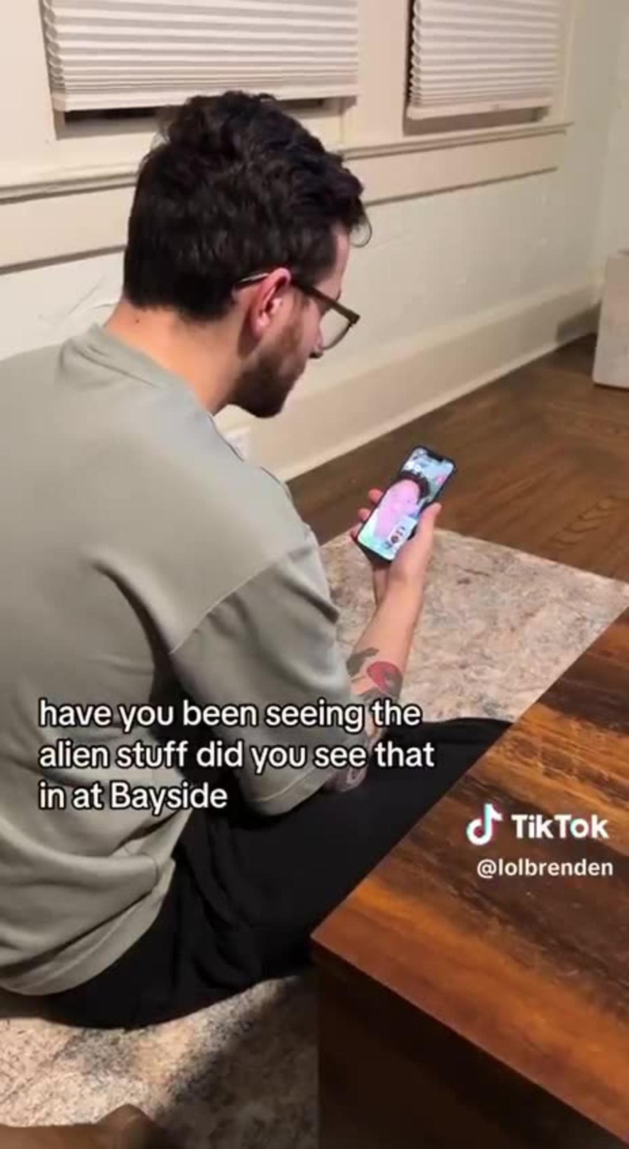 Miami Cop Not Allowed To Talk About Alien Rumors - One News Page VIDEO