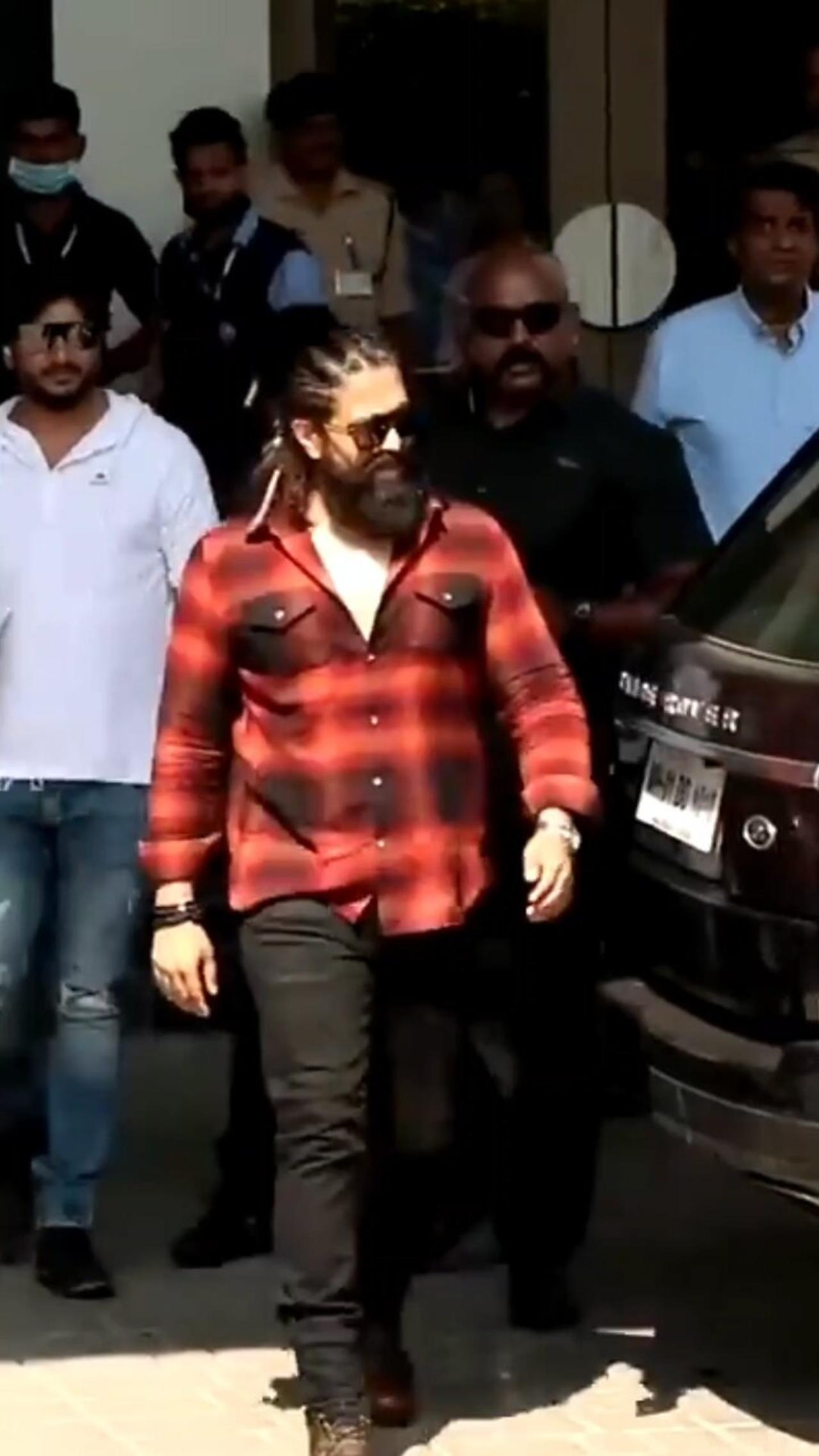 Channeling Yash's Swagger Recreating Iconic - One News Page VIDEO