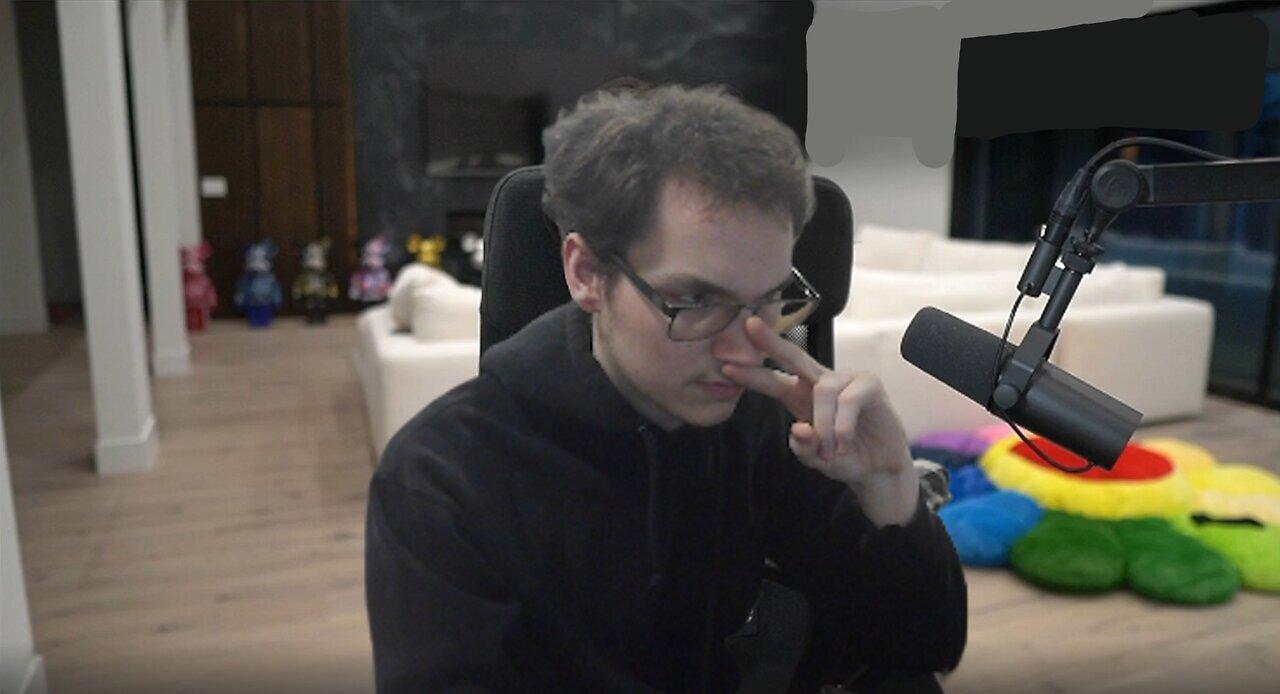 Smells Like Finger Sniffing Mondays!! - One News Page VIDEO