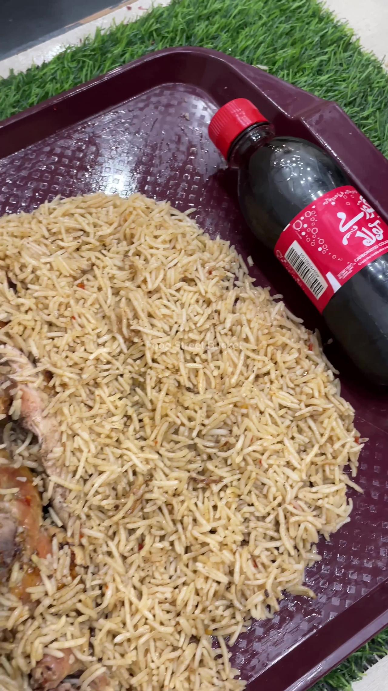 Pakistan’s Famous Baba Tikka Chicken Sajji - One News Page VIDEO