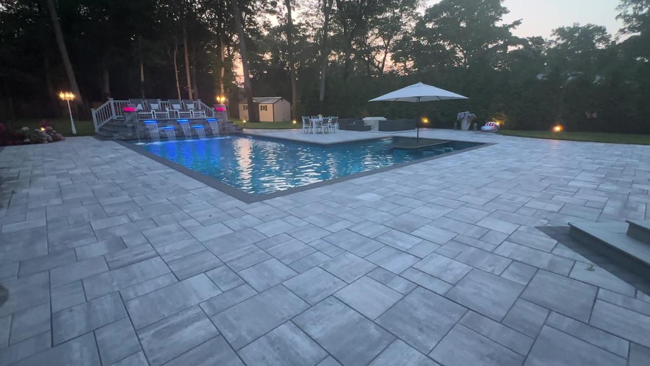 Concrete Pool with Vinyl Liner and Backyard - One News Page VIDEO