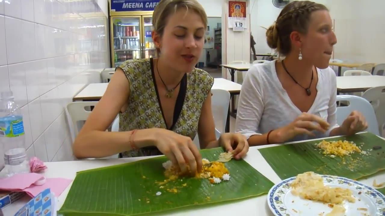 American Girls Eating Indian Food With Proper - One News Page VIDEO