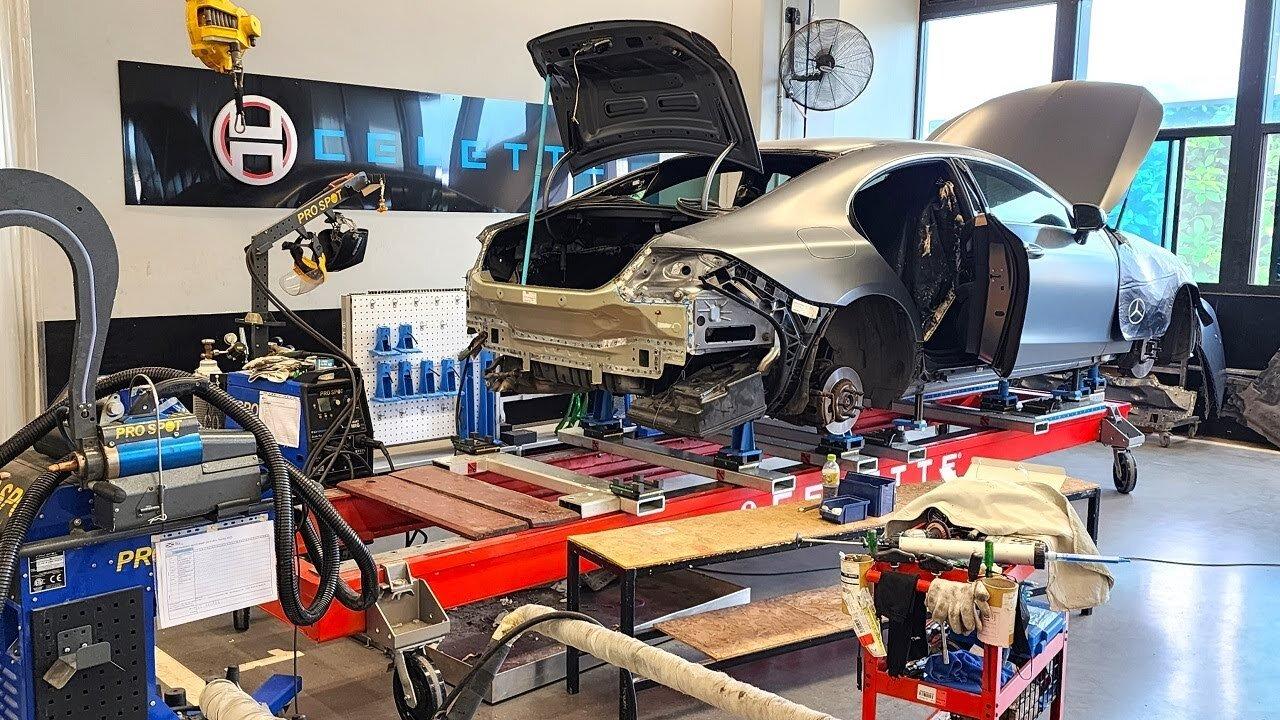 Mercedes-Benz CLS (C257) rear end accident - One News Page VIDEO