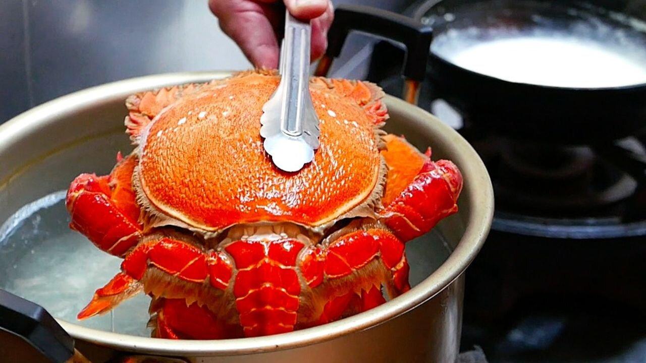 Japanese Street Food - GIANT ALIEN CRAB Seafood - One News Page VIDEO