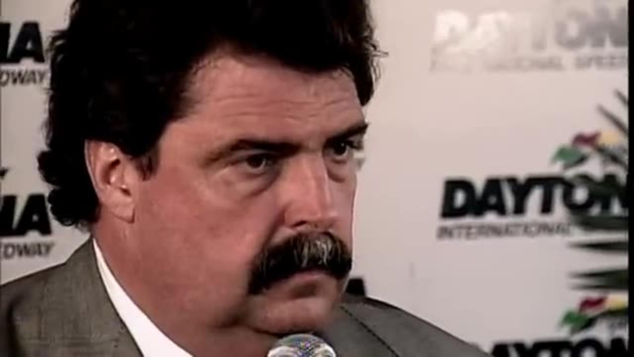 Dale Earnhardt's fatal crash at Daytona - One News Page VIDEO