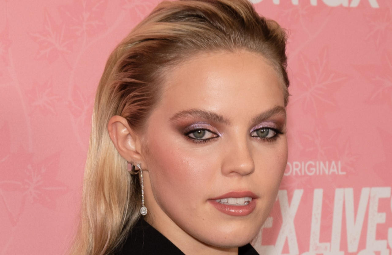 Renee Rapp feels 'tired of wearing pink' after - One News Page VIDEO