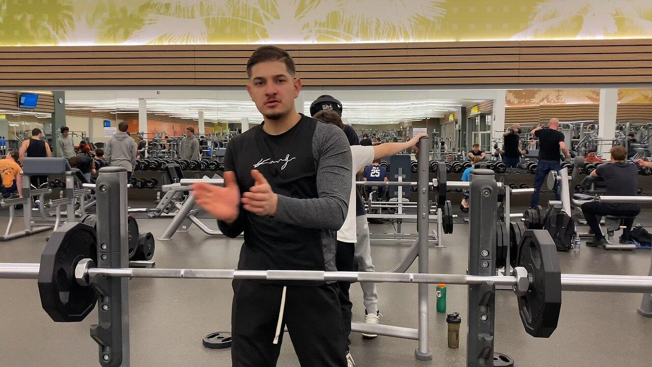 Mugur Mociu / bench press 195 lbs - One News Page VIDEO