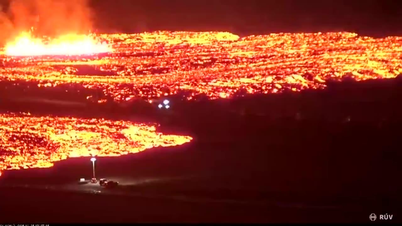 Iceland - volcano 🌋 eruption, lava flow - One News Page VIDEO