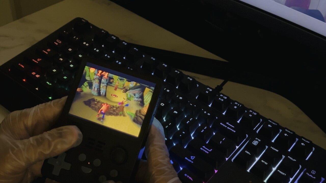 Retro Console R35s - One News Page VIDEO