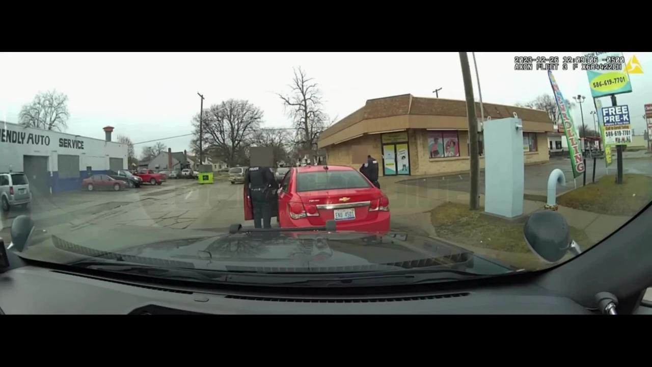 Dashcam: Police stop turns into chase ending in - One News Page VIDEO Dashcam: Police stop turns into chase ending in - One News Page VIDEO
