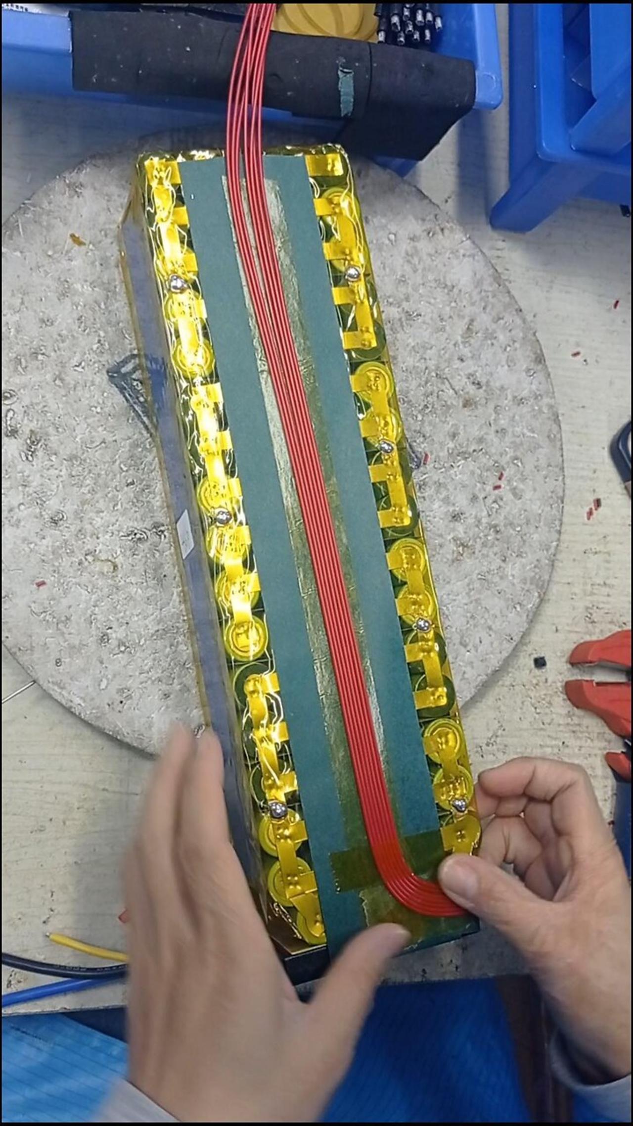 The Arrangement Of Wires In The Battery Pack. - One News Page VIDEO