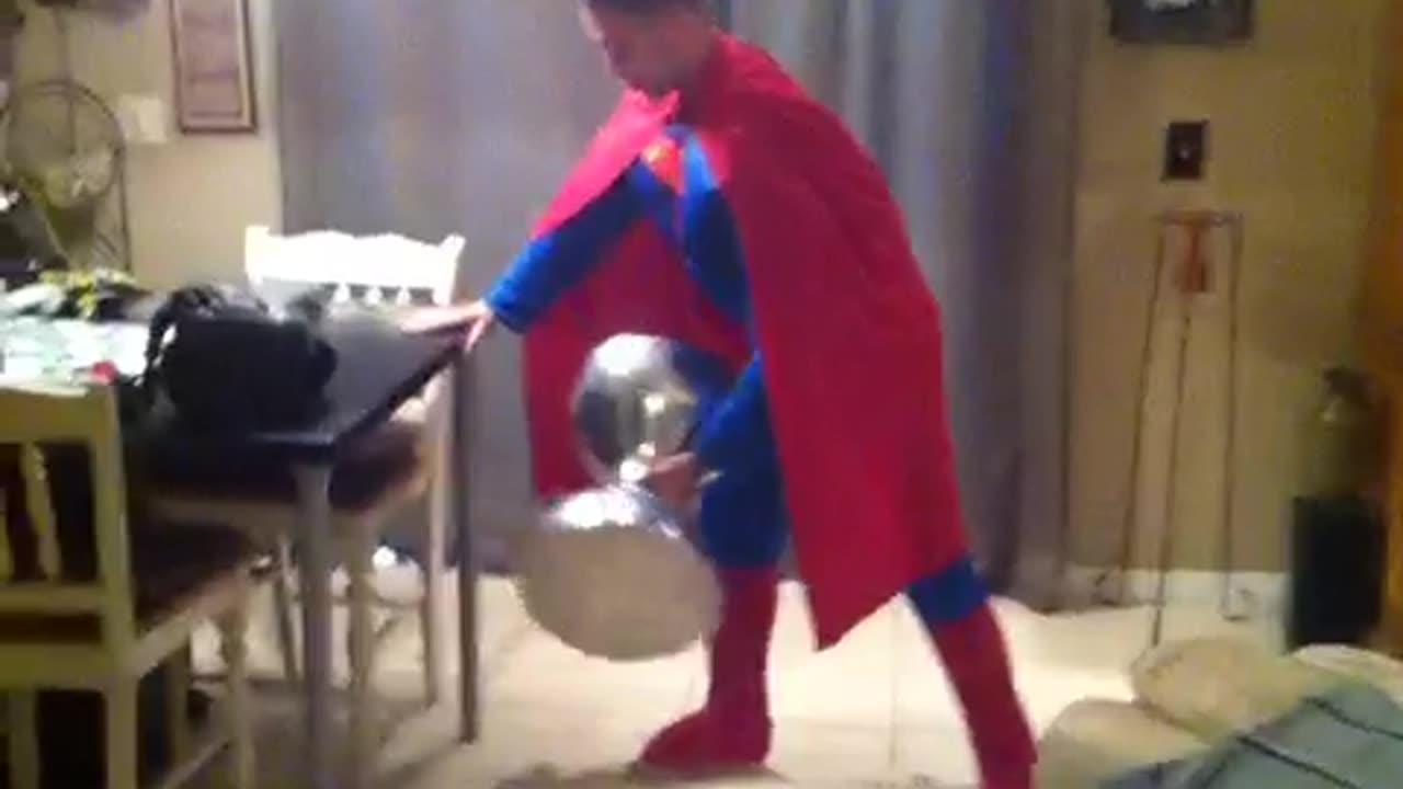 Clark Kent even lift bro - One News Page VIDEO