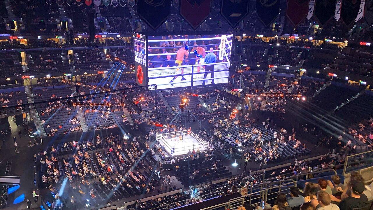 Timelapse of Arena filling up before a BIG - One News Page VIDEO