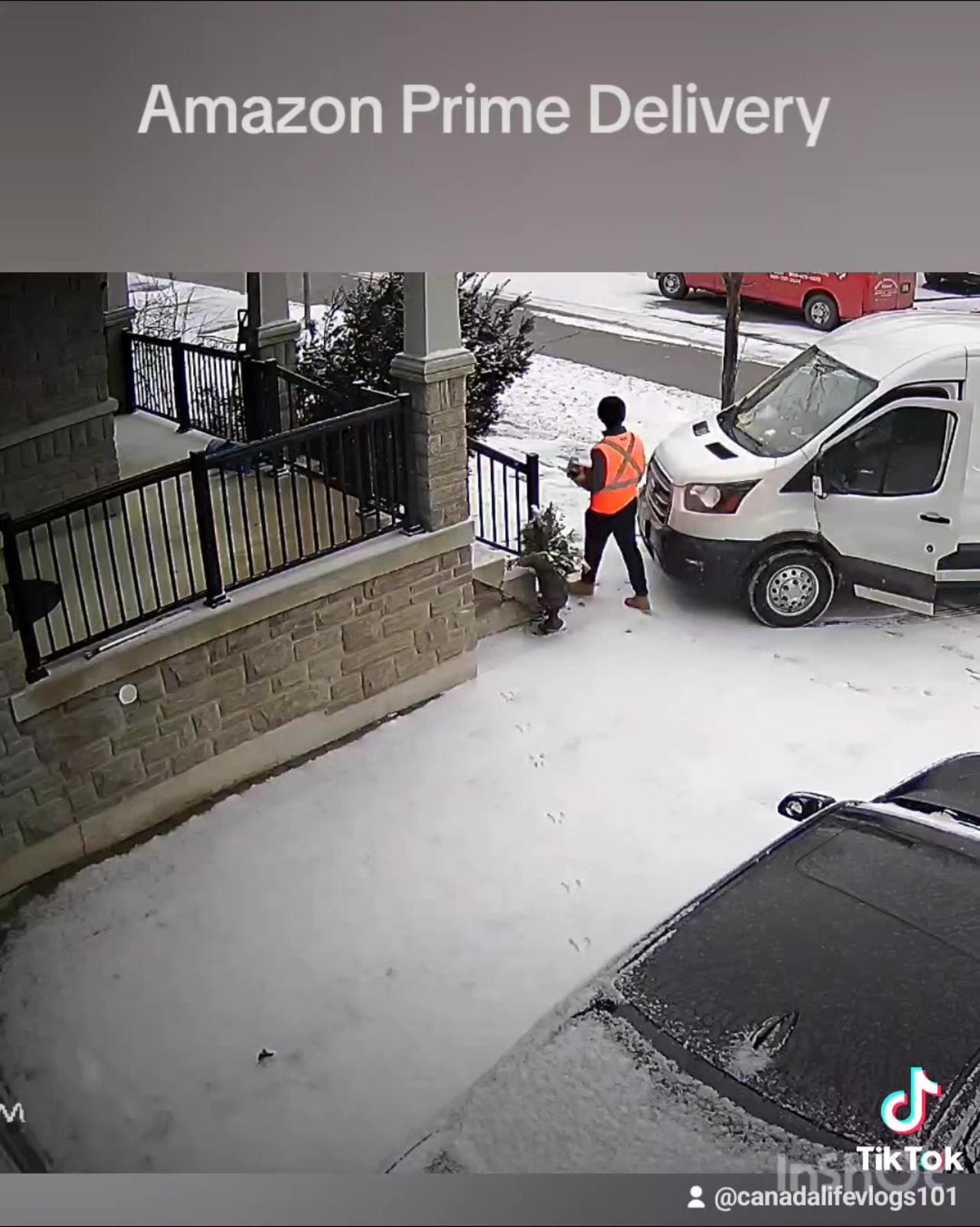 Amazon Prime Delivery in Canada - One News Page VIDEO