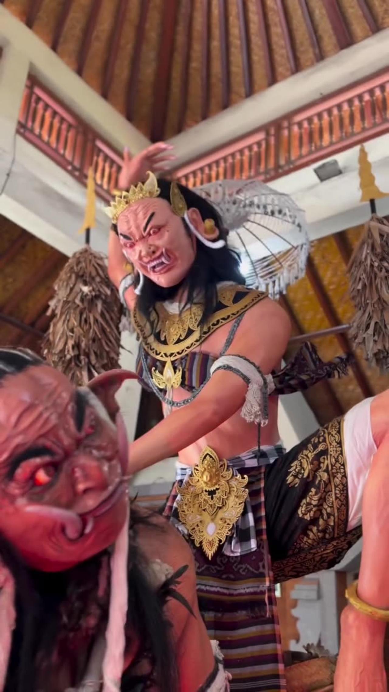 OGOH OGOH STATUE BALI CULTURE FESTIVAL - One News Page VIDEO