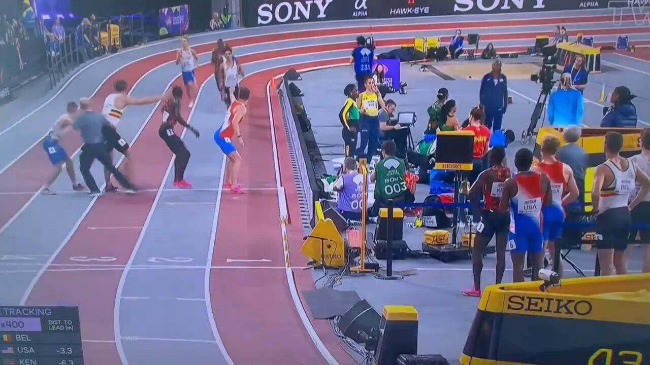 What is This Official Doing!?!? - One News Page VIDEO