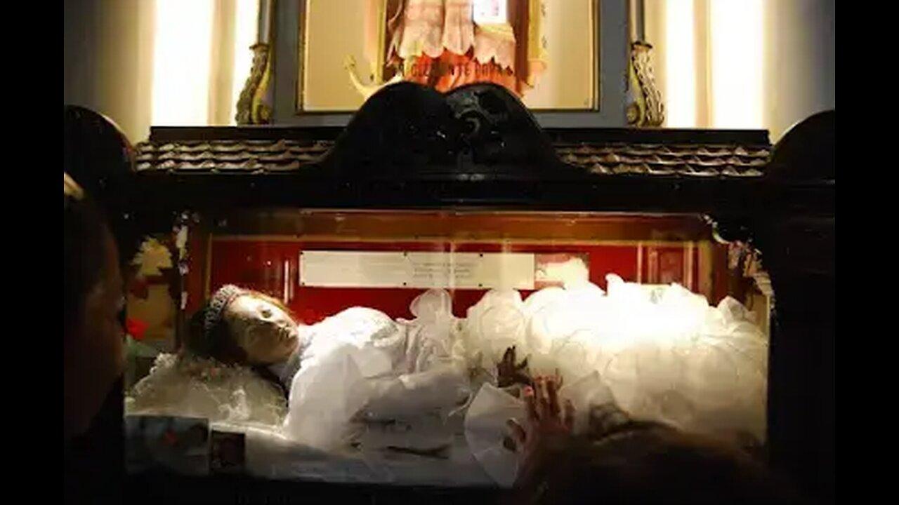 Dead Body of ST. Innocence Opens Her Eyes - One News Page VIDEO
