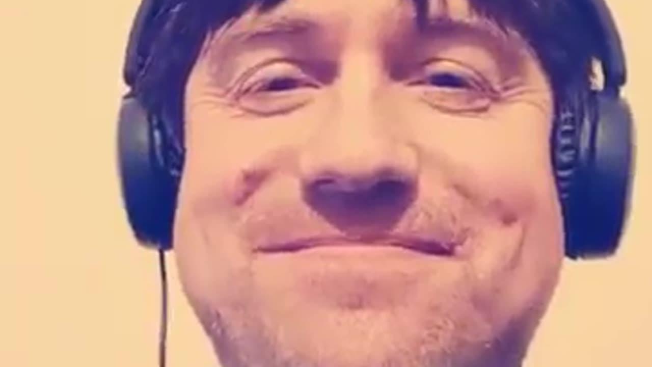 Dave Jeffers When You Tell Me That You Love Me - One News Page VIDEO