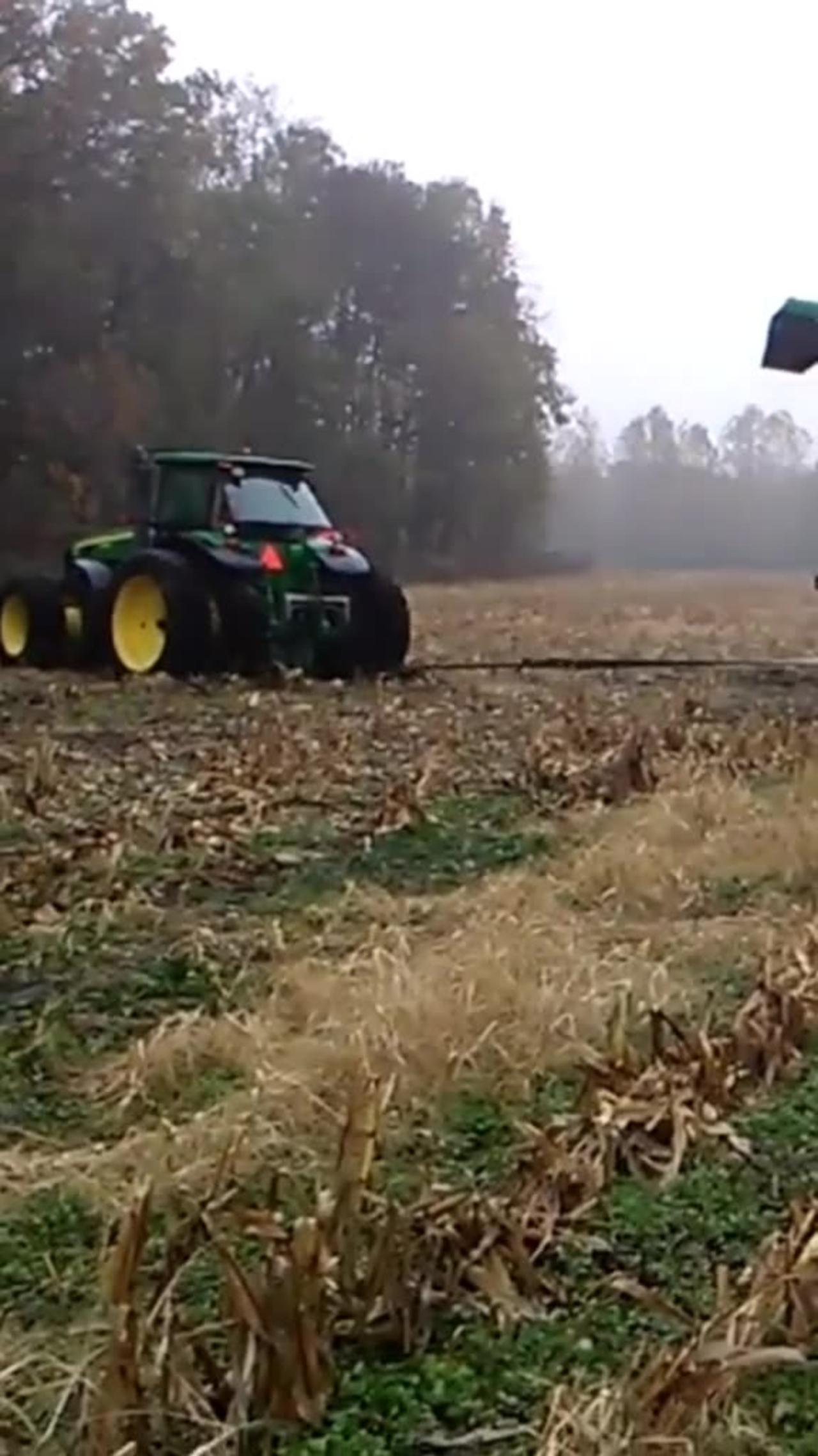 tractors stuck, machines accelerating (49) - One News Page VIDEO