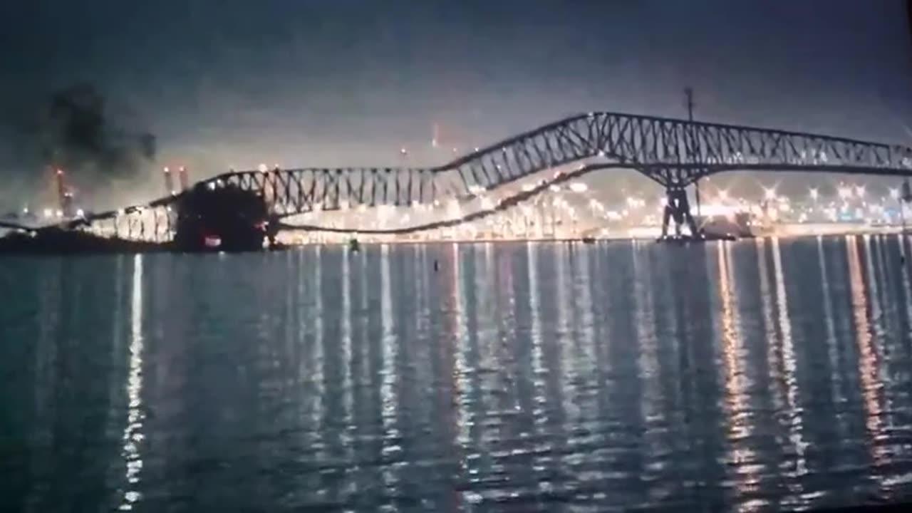 Baltimore bridge collapses after being hit by - One News Page VIDEO