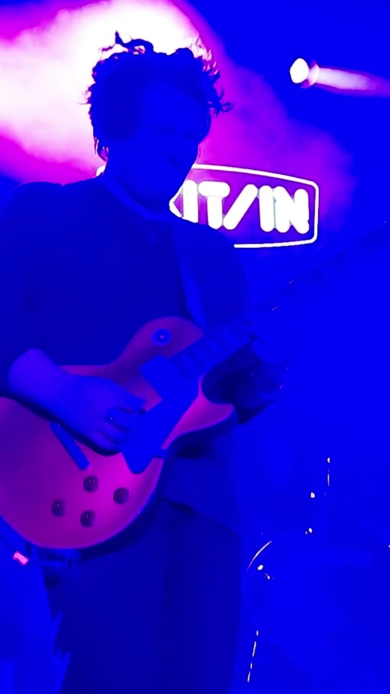 Alex Hendricks (The Thing With Feathers) - LIVE - One News Page VIDEO